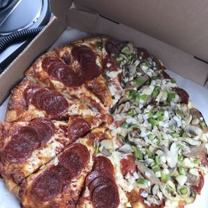 OLDE TOWN PIZZA HOUSE - 43 Photos & 63 Reviews - Pizza - 195 Cleveland ...