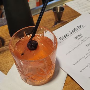 HAPPY APPLE INN - Updated January 2025 - 70 Photos & 98 Reviews - 29 ...