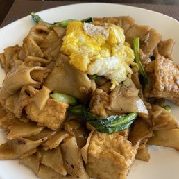 YINDEE THAI RESTAURANT - 178 Photos & 148 Reviews - 8412 Old Keene Mill ...