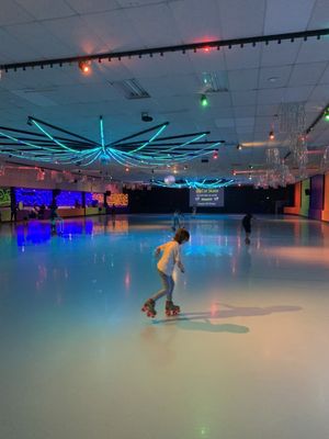 CAL SKATE - 73 Photos & 110 Reviews - 6100 Commerce Blvd, Rohnert Park ...