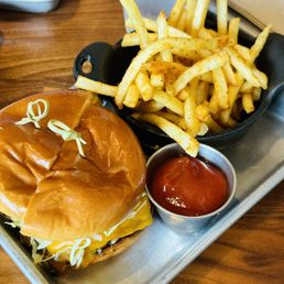 TAPPED PUBLIC HOUSE MILL CREEK - Updated December 2025 - 251 Photos ...