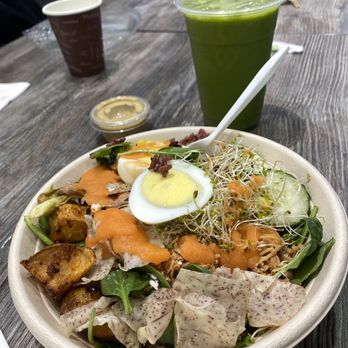 IMPERFECT FRESH EATS - Updated February 2025 - 15 Photos - 106 Danforth ...