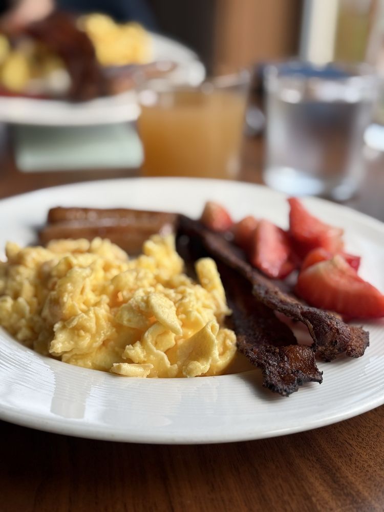 THE STEPHANIE INN & DINING ROOM - Updated December 2025 - 364 Photos ...