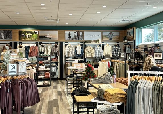 SUN DIEGO BOARDSHOP - Updated January 2026 - 37 Photos - 1670 Garnet ...