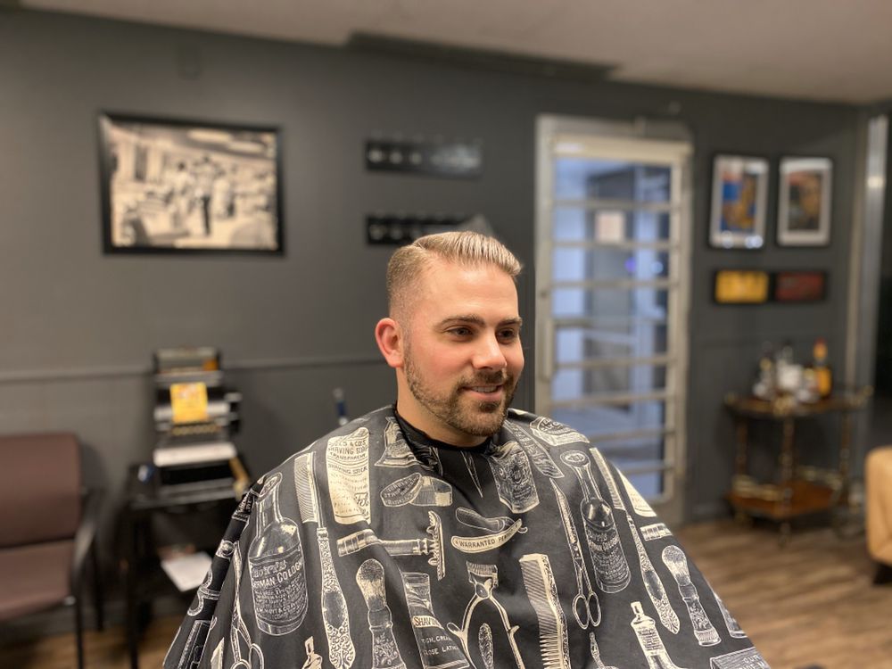 CONSTITUTION PLAZA BARBER SHOP - Updated January 2026 - 28 Photos & 77 ...