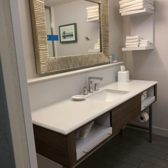 HAMPTON INN FISHKILL - Updated July 2025 - 107 Photos & 45 Reviews ...