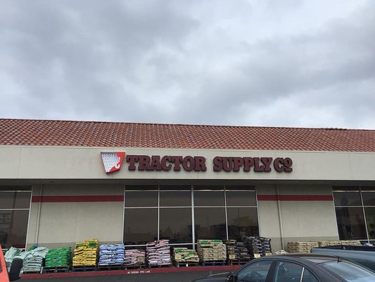 TRACTOR SUPPLY - Updated December 2025 - 15 Photos & 24 Reviews - 360 S ...