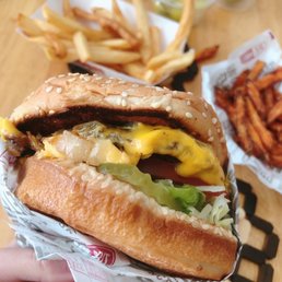 HABIT BURGER & GRILL - Updated March 2025 - 132 Photos & 301 Reviews ...