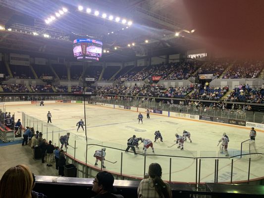 RAISING CANE’S RIVER CENTER - Updated March 2025 - 52 Photos & 12 ...