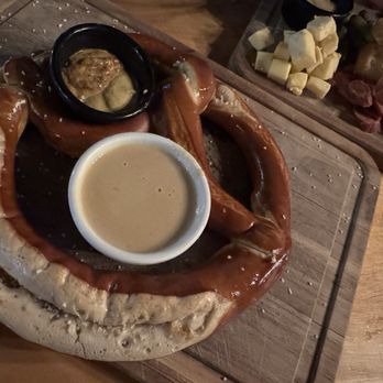 BERLINER PUB - Updated July 2025 - 771 Photos & 768 Reviews - 221 Main ...