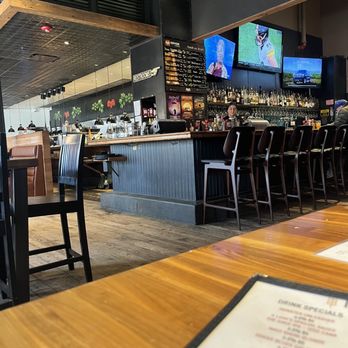 HOPMONK TAVERN - NOVATO - Updated October 2024 - 665 Photos & 832 ...