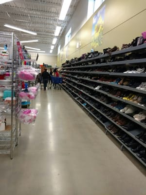 GOODWILL STORE & DONATION CENTER - Updated December 2025 - 1543 Mesa Ln ...