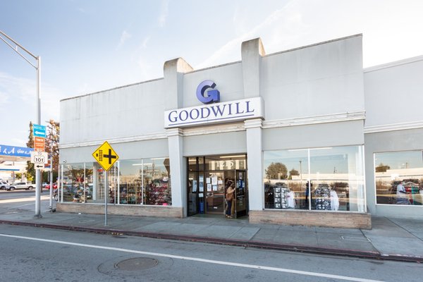 GOODWILL STORE & DONATION CENTER - Updated October 2025 - 114 Photos ...