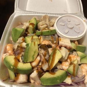 MARISCOS EL PERIHUETE - 365 Photos & 443 Reviews - 16600 Paramount Blvd ...