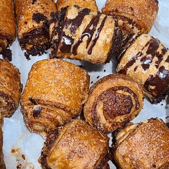 CAPRI BAKERY - Updated May 2024 - 47 Photos & 68 Reviews - 3434 Merrick ...