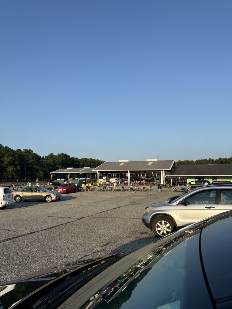 VINELAND FLEA MARKET - Updated October 2025 - 10 Photos & 15 Reviews ...