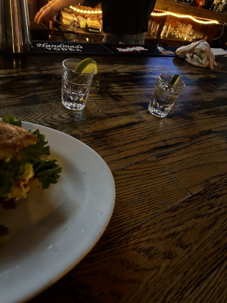 BRADFORD’S GRILL & TAVERN - Updated August 2025 - 43 Photos & 93 ...