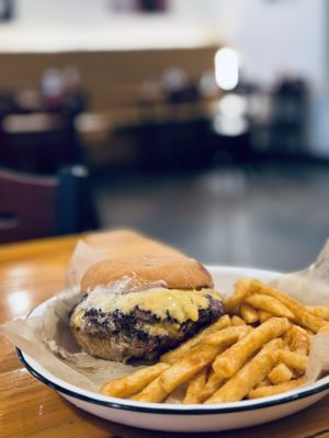 DISTRICT BURGER - Updated December 2025 - 205 Photos & 180 Reviews ...