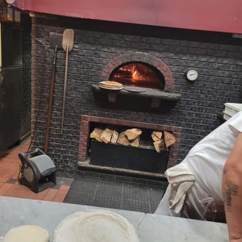 ALLIGATOR LOUNGE - Updated November 2024 - 218 Photos & 556 Reviews ...