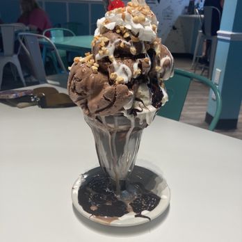 DREAMERY CREAMERY - Updated July 2025 - 27 Photos & 38 Reviews - 4543 ...