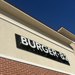 BURGER 82 - Updated January 2026 - 187 Photos & 204 Reviews - 880 W ...