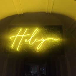 HALCYON - Updated October 2025 - 509 Photos & 321 Reviews - 114 Walnut ...