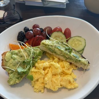 LILY AND LIAM BISTRO - Updated August 2024 - 357 Photos & 282 Reviews ...