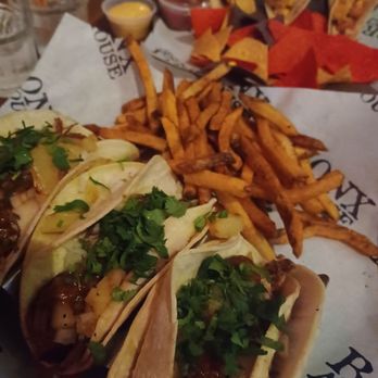 BRONX ALEHOUSE - Updated July 2024 - 950 Photos & 1019 Reviews - 216 W ...