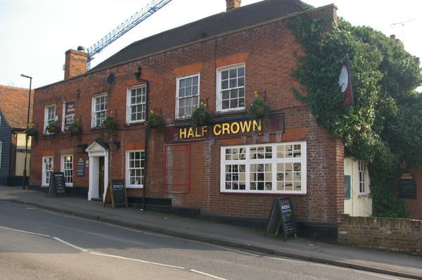 HALF CROWN - 25-27 High Street, Benfleet, Essex, United Kingdom - Pubs ...