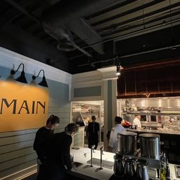 131 MAIN RESTAURANT - Updated March 2025 - 501 Photos & 714 Reviews ...