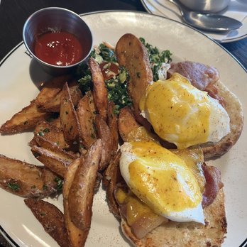 LIBERTY SOHO - Updated October 2025 - 40 Photos & 26 Reviews - 139 E ...