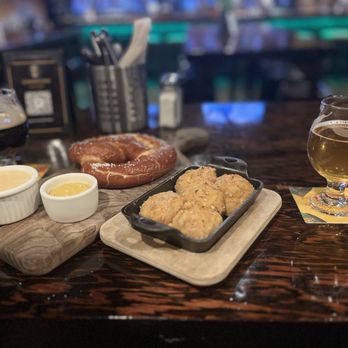 CORNERSTONE CRAFT BEER & LIVE MUSIC - Updated December 2024 - 537 ...