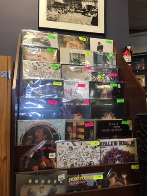 SAVVY VINYL RECORDS - Updated January 2025 - 20 Photos - 28 Laurie St ...