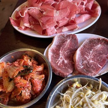 CASTLE BBQ - Updated March 2025 - 1005 Photos & 1692 Reviews - 473 N ...