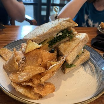 WAVE LAKESIDE DINING - Updated January 2026 - 86 Photos & 29 Reviews ...