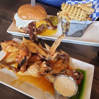 DA BURGER WING HUB - Updated November 2024 - 243 Photos & 84 Reviews ...