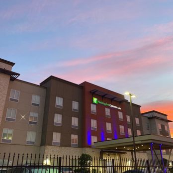 HOLIDAY INN EXPRESS & SUITES HOUSTON - HOBBY AIRPORT AREA - Updated ...