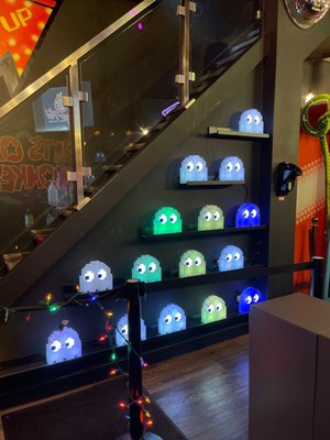 FREEPLAY TORONTO - 27 Photos - Arcades - 300 College Street, Toronto ...