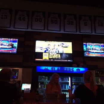 SLACKERS SPORTS BAR NORTHSTAR - Updated June 2024 - 64 Photos & 74 ...