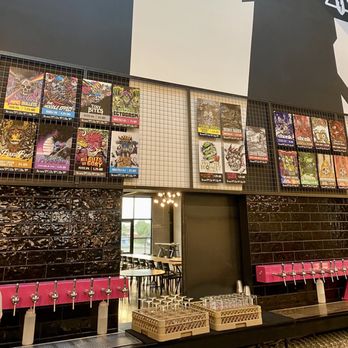 BREWHALLA - Updated August 2024 - 76 Photos & 33 Reviews - 1702 1st Ave ...