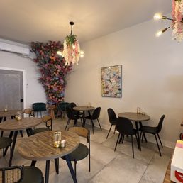 PERLA COFFEE CO & EATERY - Updated September 2025 - 151 Photos & 52 ...