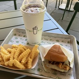 SHAKE SHACK DALLAS, UPTOWN - Updated October 2025 - 647 Photos & 653 ...