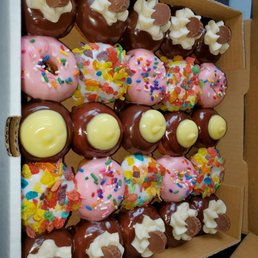 EIGHTY 8 DONUTS CAFE - Updated September 2025 - 84 Photos & 48 Reviews ...
