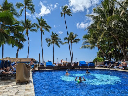 OUTRIGGER WAIKIKI BEACH RESORT - 516 Photos & 276 Reviews - 2335 ...