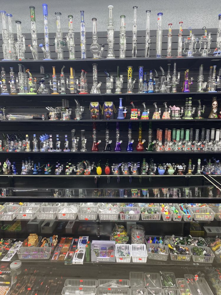 GREENZONE SMOKE SHOP AND VAPE 2 - Updated May 2026 - 16 Photos - 500 ...