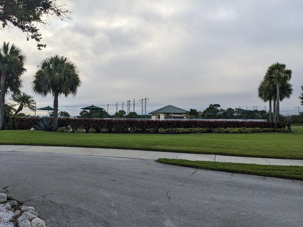 GATEWAY COMMUNITY POOL - Updated December 2025 - 11301 Gateway Blvd ...