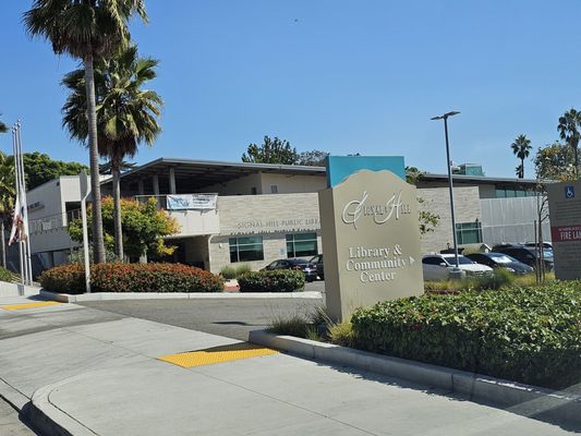 SIGNAL HILL LIBRARY - Updated October 2025 - 59 Photos & 29 Reviews ...