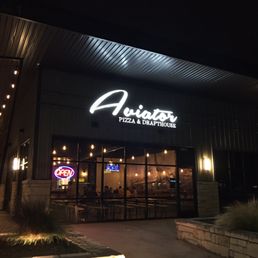 AVIATOR PIZZA & DRAFTHOUSE - Updated December 2025 - 363 Photos & 480 ...