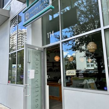 EARTHY PICKS - Updated May 2024 - 64 Photos & 18 Reviews - 420 E Church ...