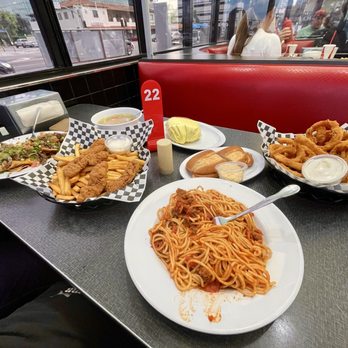 VICTORY DINER - Updated October 2025 - 548 Photos & 603 Reviews - 388 S ...